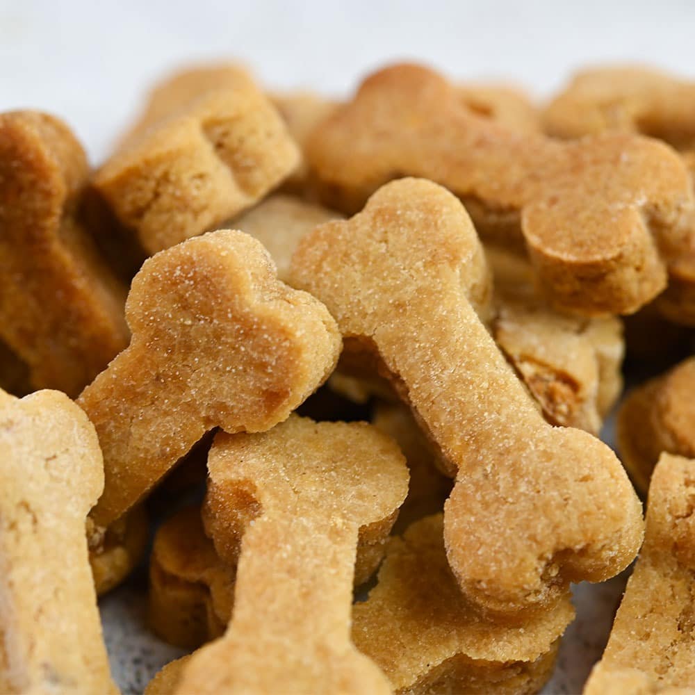 Apple and Banana Bones – Apawtiser